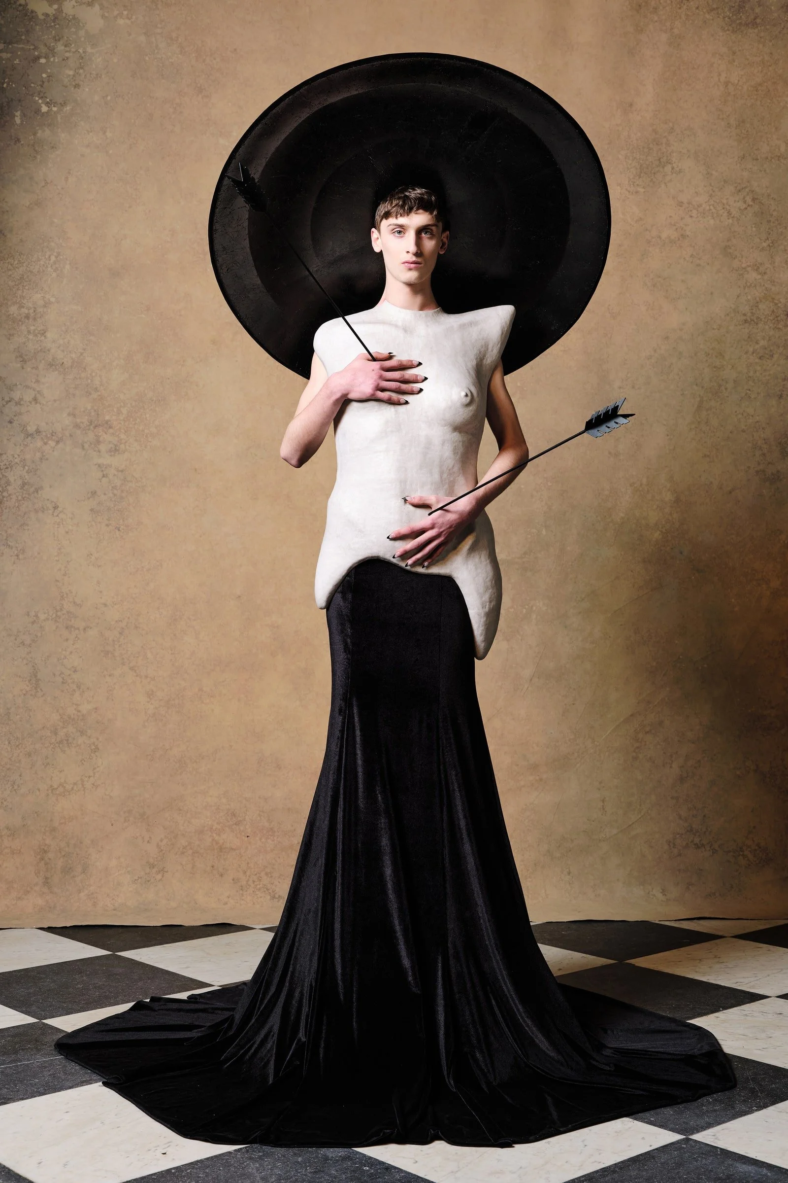 Harris Reed Opened LFW With Queen and Queenly Big Bang Show — Anne of ...