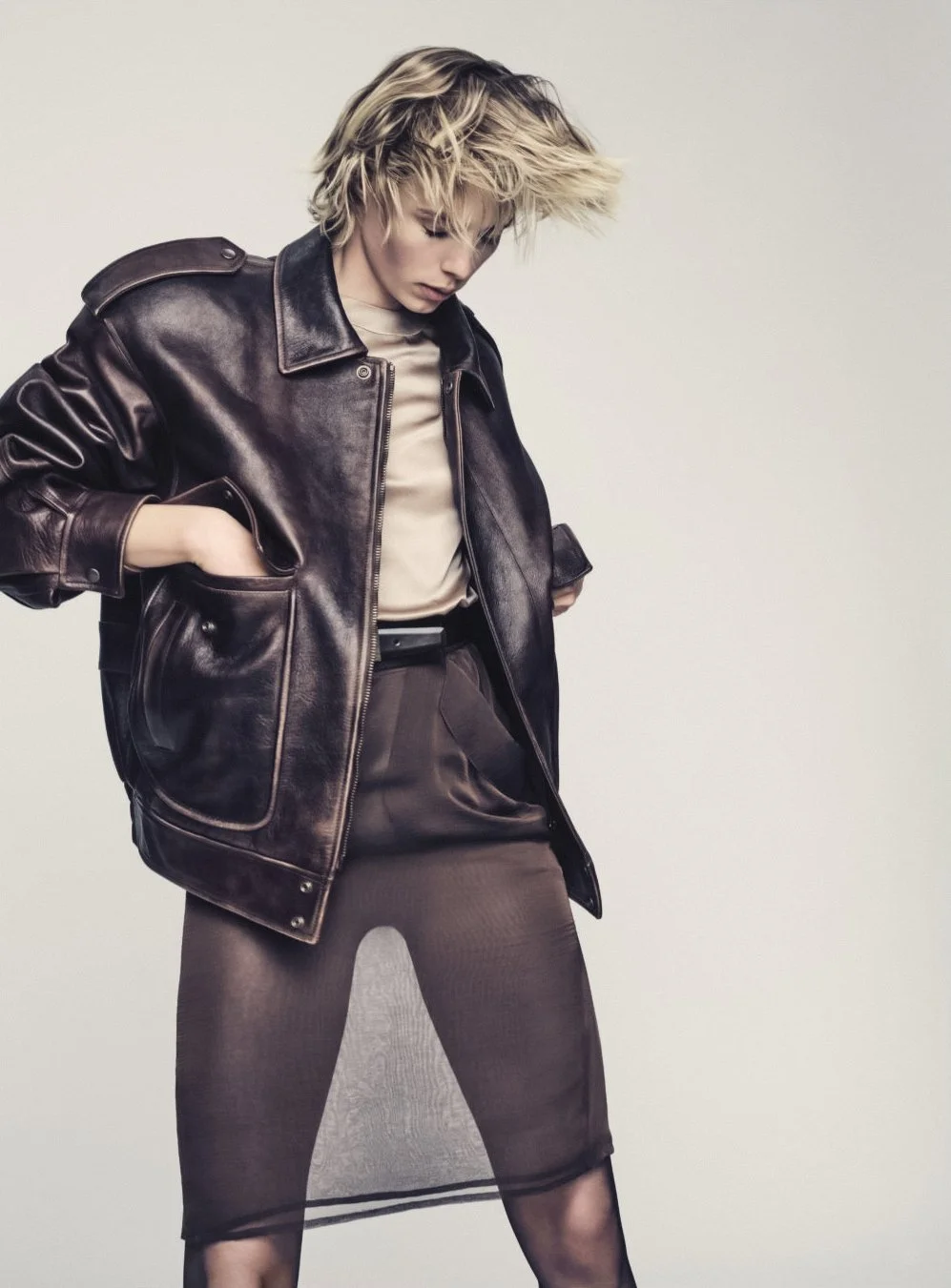 Edie Campbell in Boxy Cuts and Utilitarian Layers for ELLE US — Anne of ...
