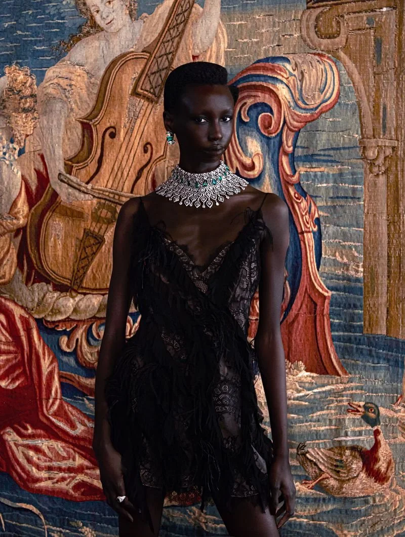 Alay Deng in 'Paris Mon Coeur' Bulgari High Jewelry L'Officiel Italia ...
