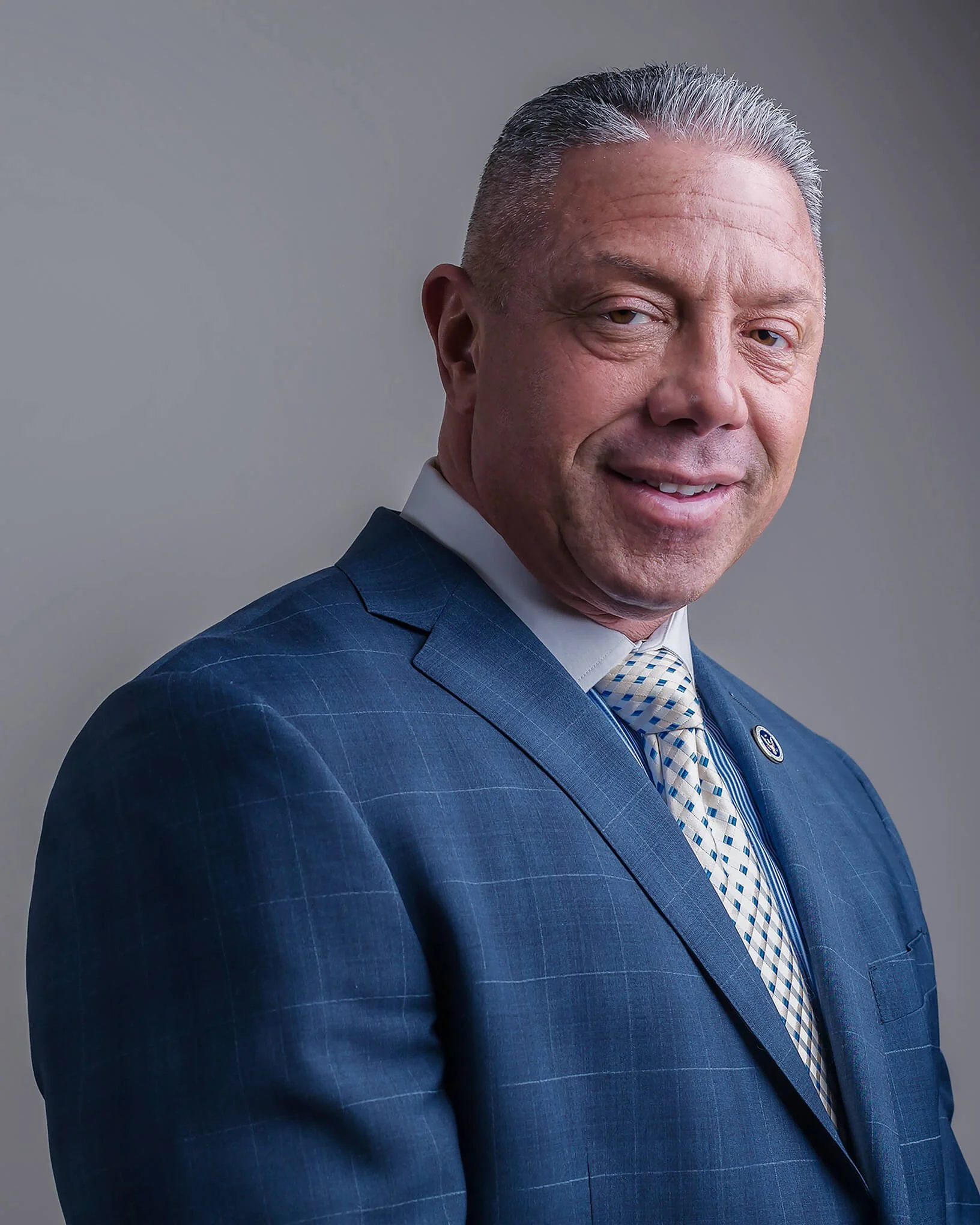 Alex Galloza Headshot & Portrait Photographer