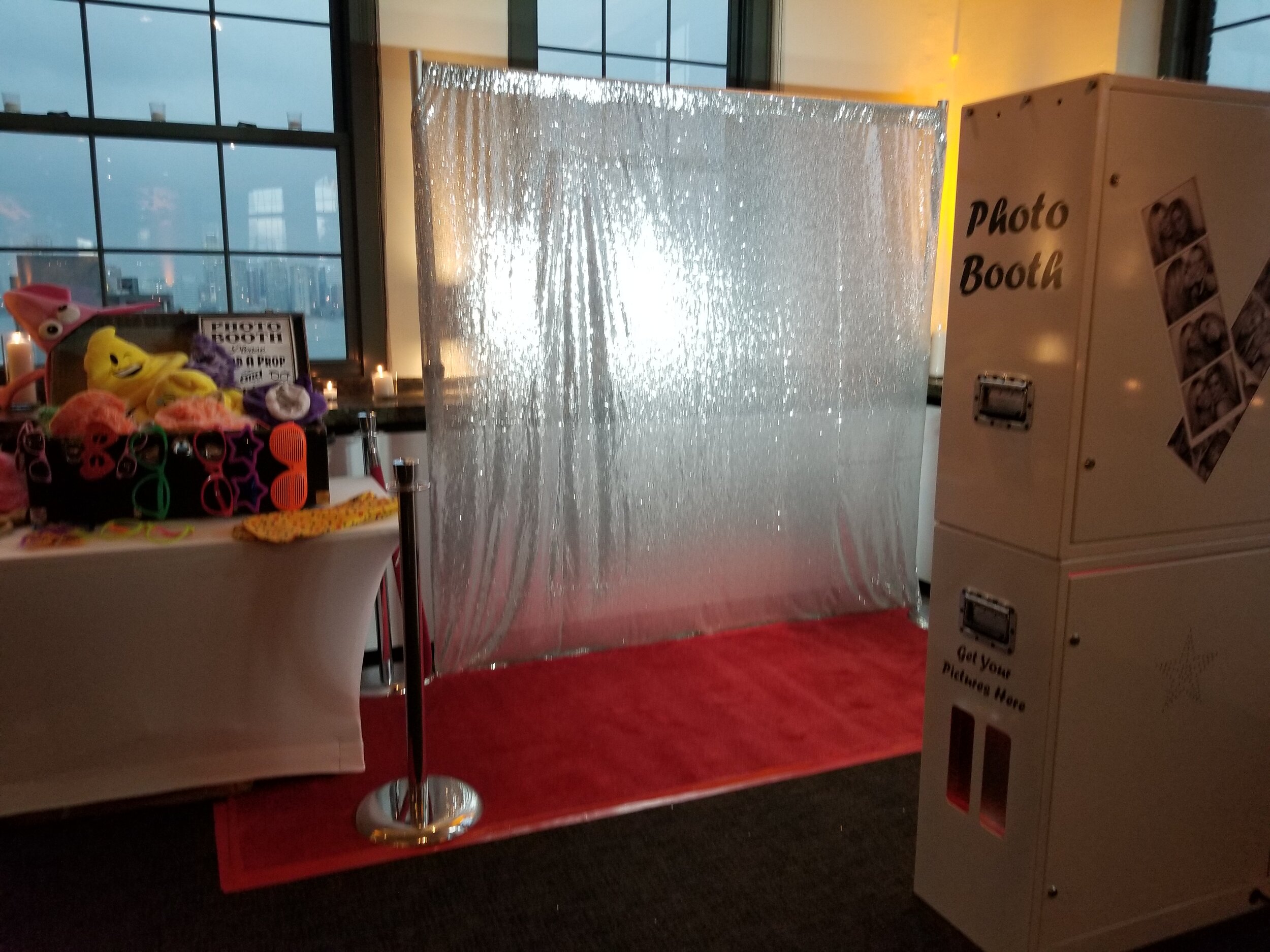 PHOTO BOOTHS & BACKDROPS — Bravo Sound