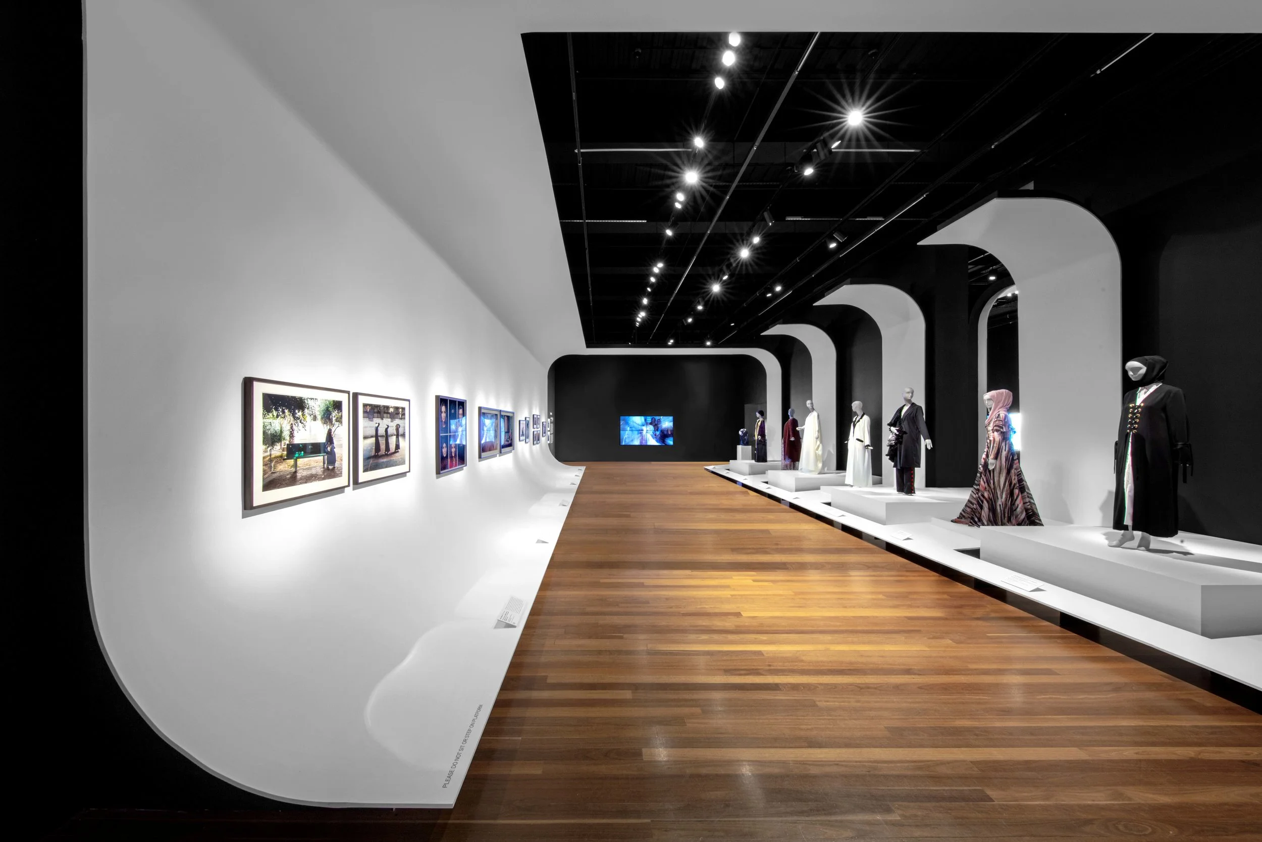 CONTEMPORARY MUSLIM FASHIONS EXHIBITION DE YOUNG MUSEUM, SF 2018 ...