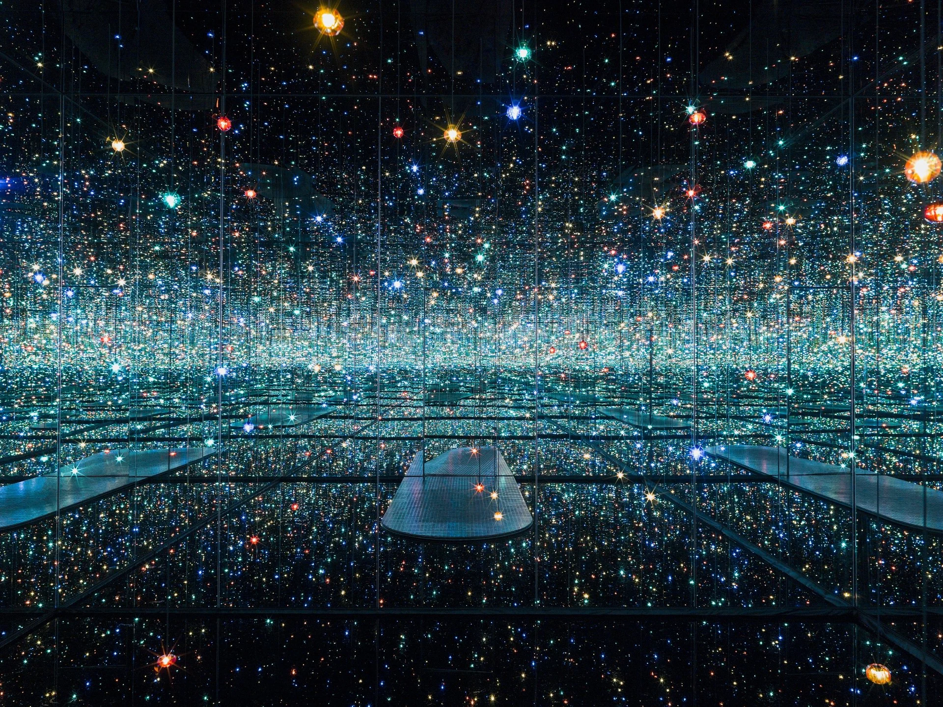 “Yayoi Kusama: Infinity Mirrors”, tra zucche e pois multicolore ...
