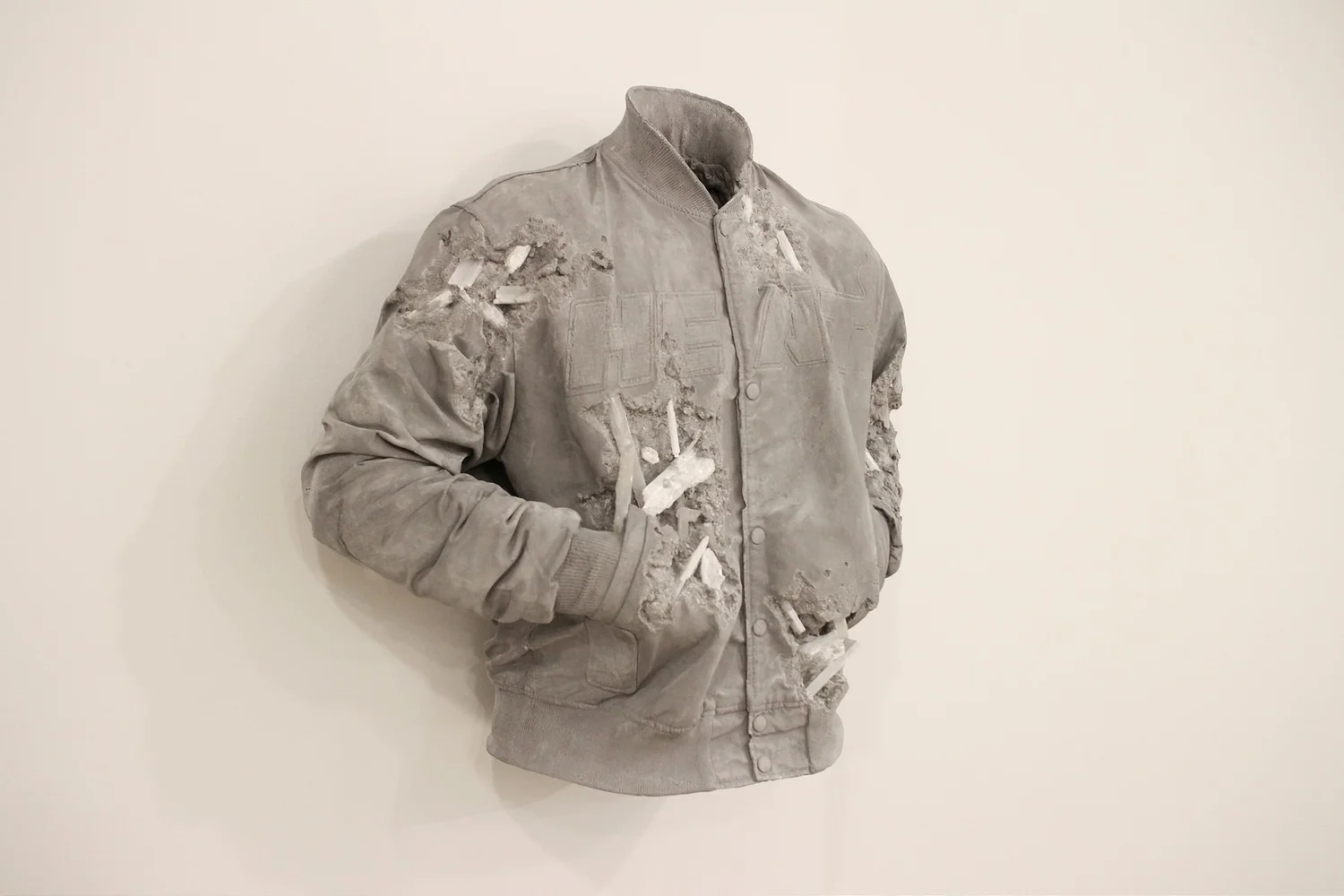 Daniel Arsham con Lunar Garden fa ritornare dal futuro un giardino zen e mette in scena 10 anni ...