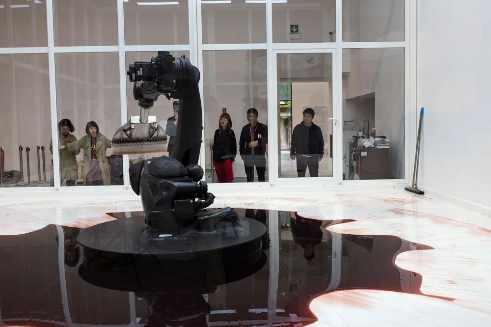 Biennale di Venezia 2019| I robot mattacchioni e feroci di Sun Yuan ...