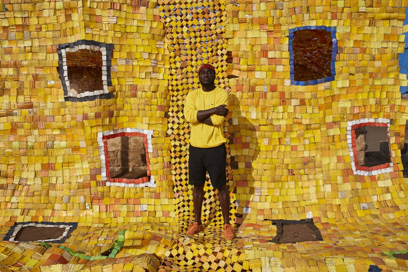 La Strada di Mattoni Gialli di Serge Attukwei Clottey — ARTBOOMS