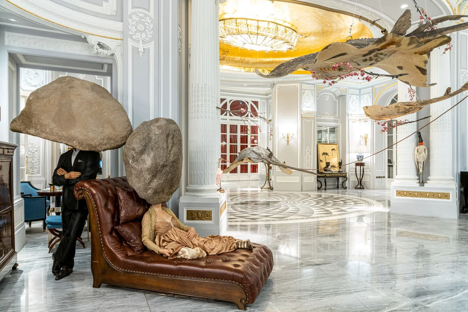 Le sculture surreali e iperrealiste di Sun Yuan & Peng Yu — ARTBOOMS