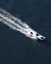 Yasuhiro Suzuki crea una nave-zip che apre le acque del fiume Sumida ...