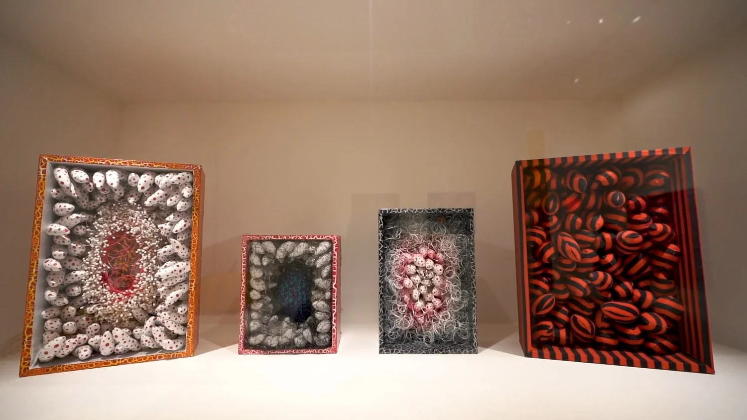 La Cosmic Nature di Yayoi Kusama al New York Botanical Garden — ARTBOOMS