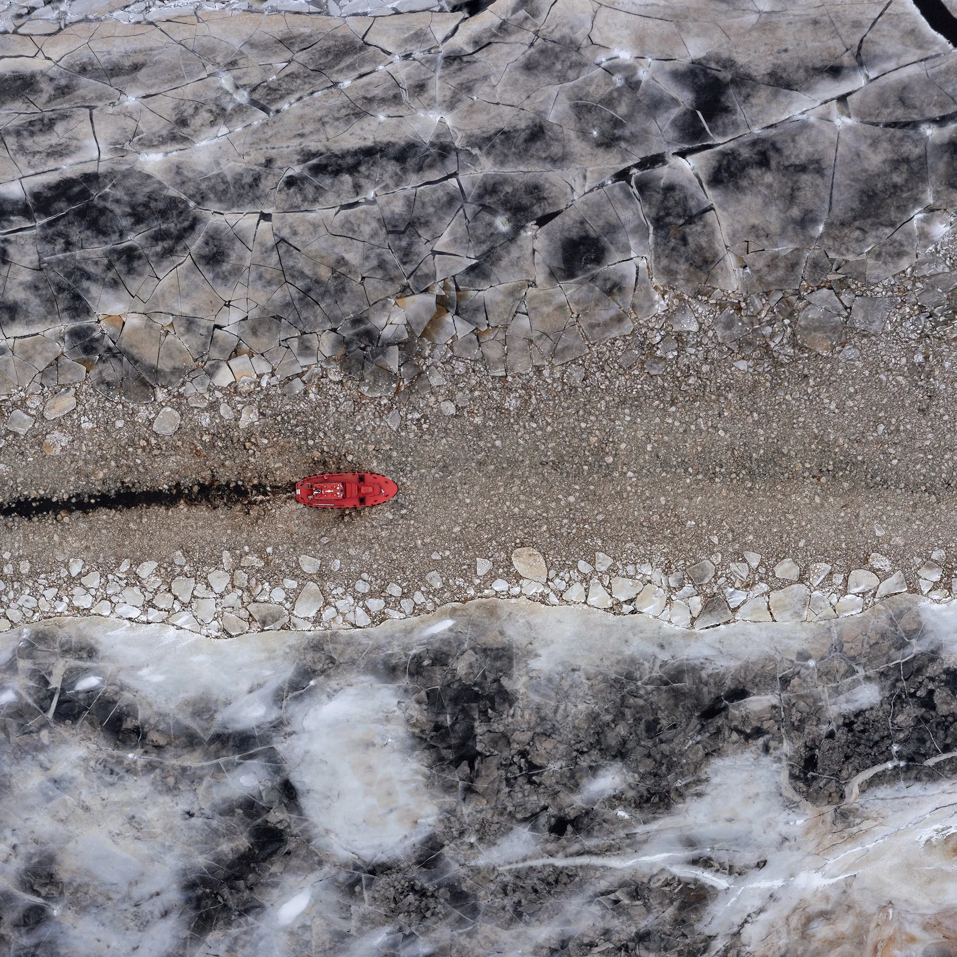 Il ghiaccio del Mar Baltico nella fotografia di Bernhard Lang — ARTBOOMS