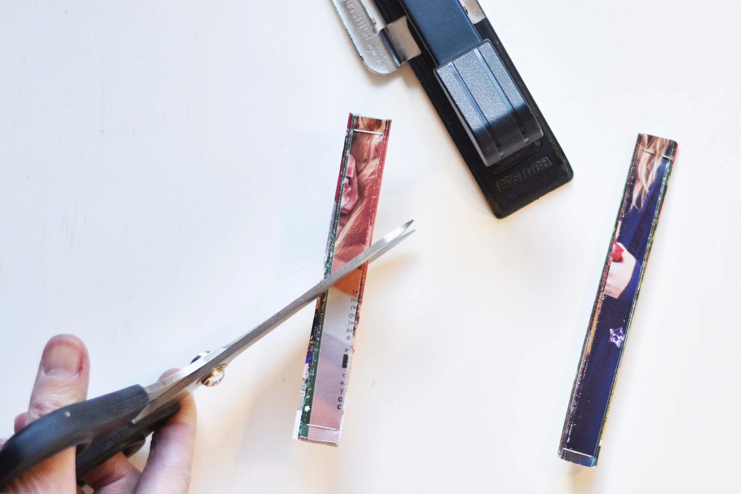 Catalog Stars! Recycle catalogs into star decorations for Christmas and ...