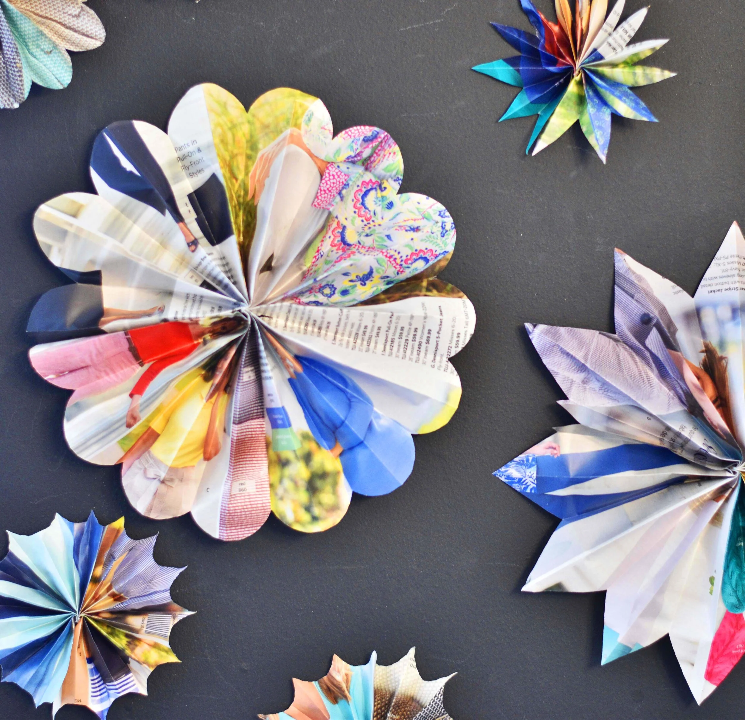 Catalog Stars! Recycle catalogs into star decorations for Christmas and ...