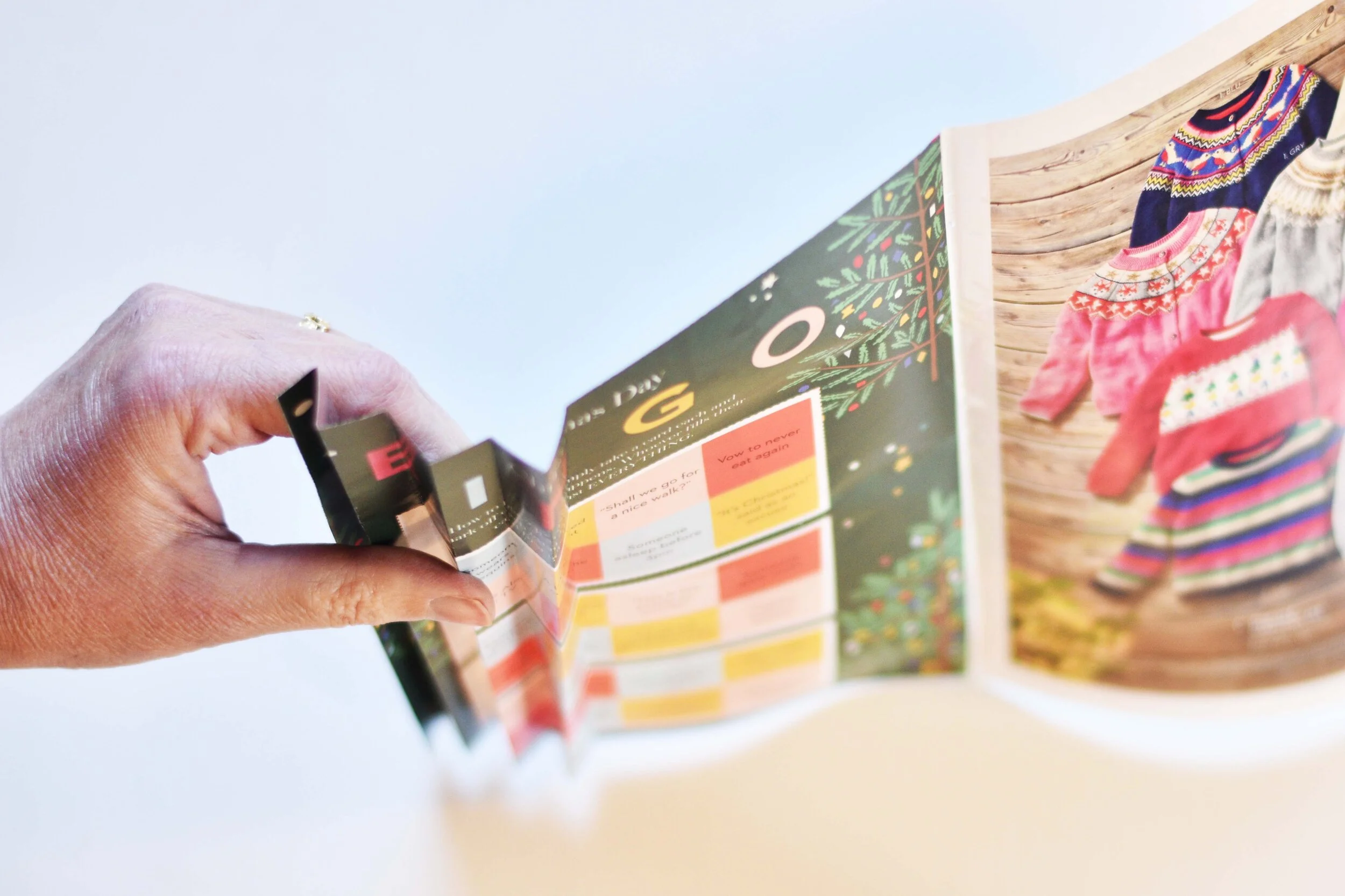 Catalog Stars! Recycle catalogs into star decorations for Christmas and ...