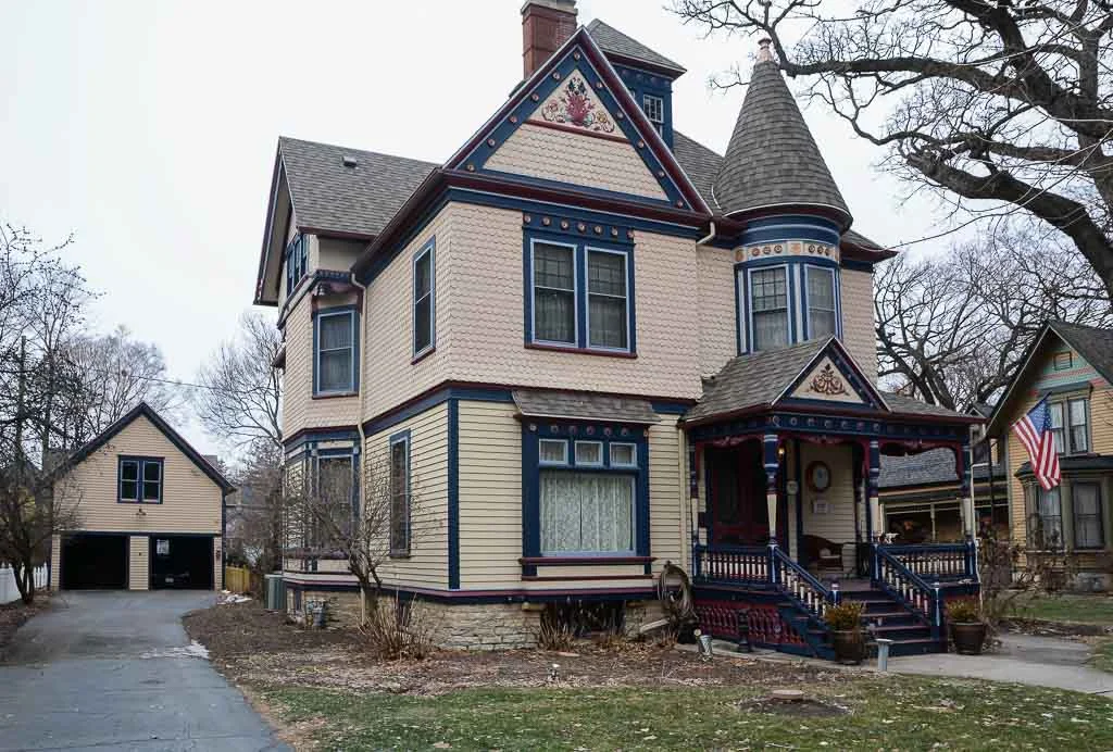 Historic Elgin722 Douglas Avenue