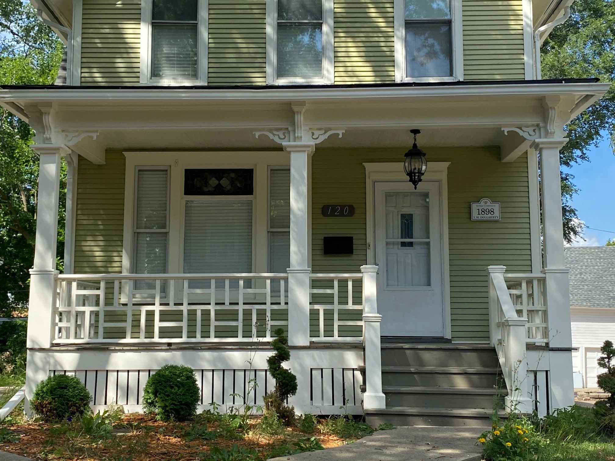 Historic Elgin120 Tennyson Court