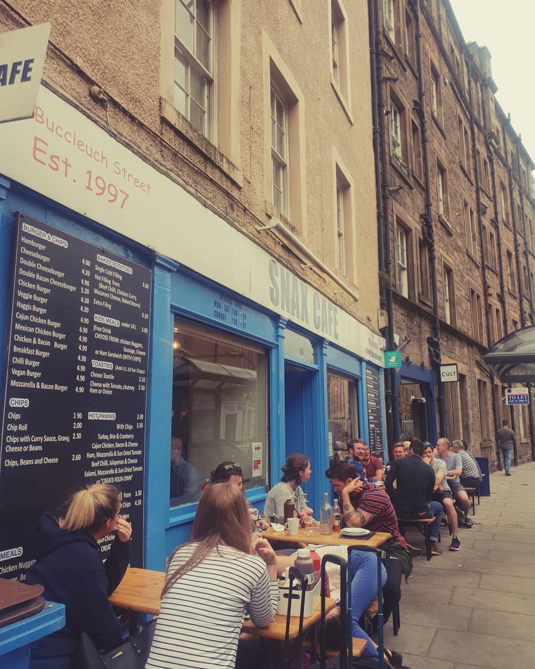 find-us-snax-cafe