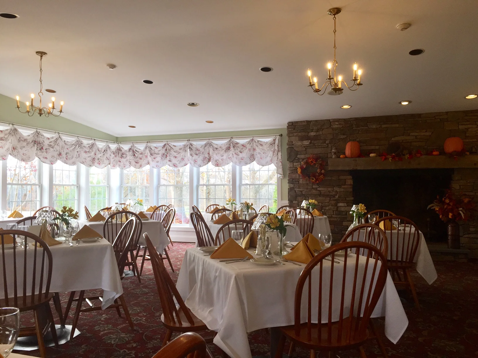 Rising Sun Inn Lobby & Main Dining Room — Rising Sun Inn