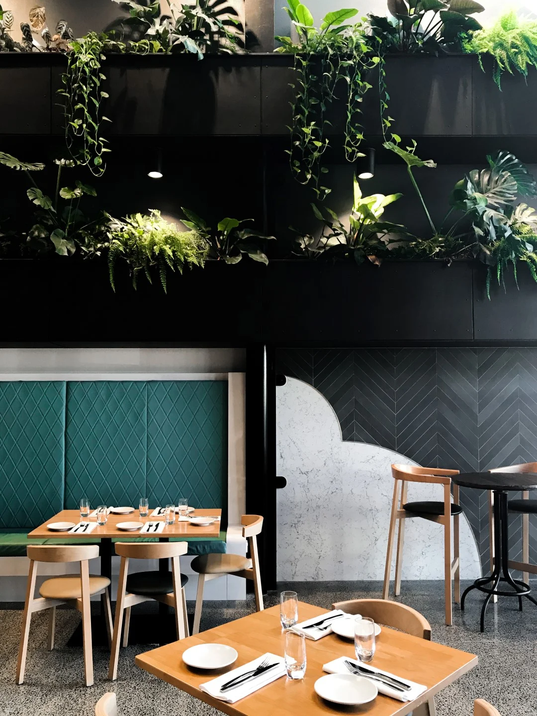QUEENS ARMS HOTEL — Fouché Architects
