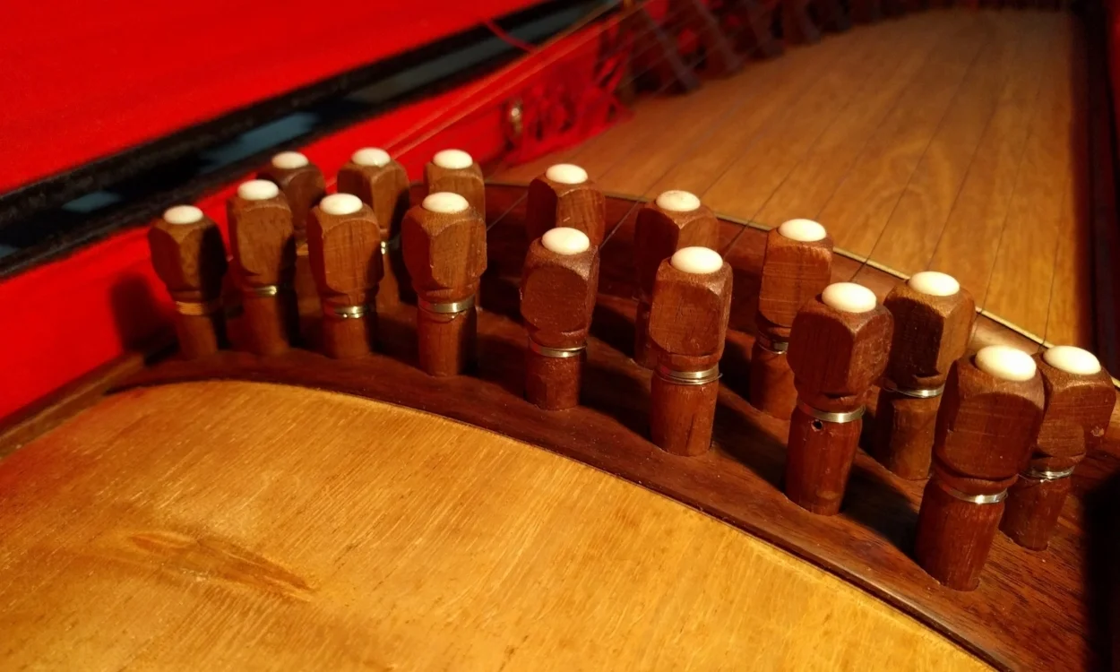 How to Make — Guzheng 箏 Alive