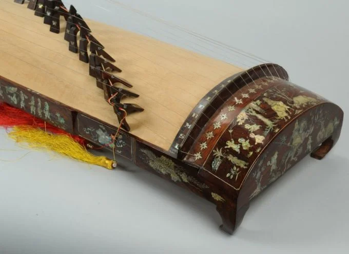 Similar Instruments — Guzheng 箏 Alive
