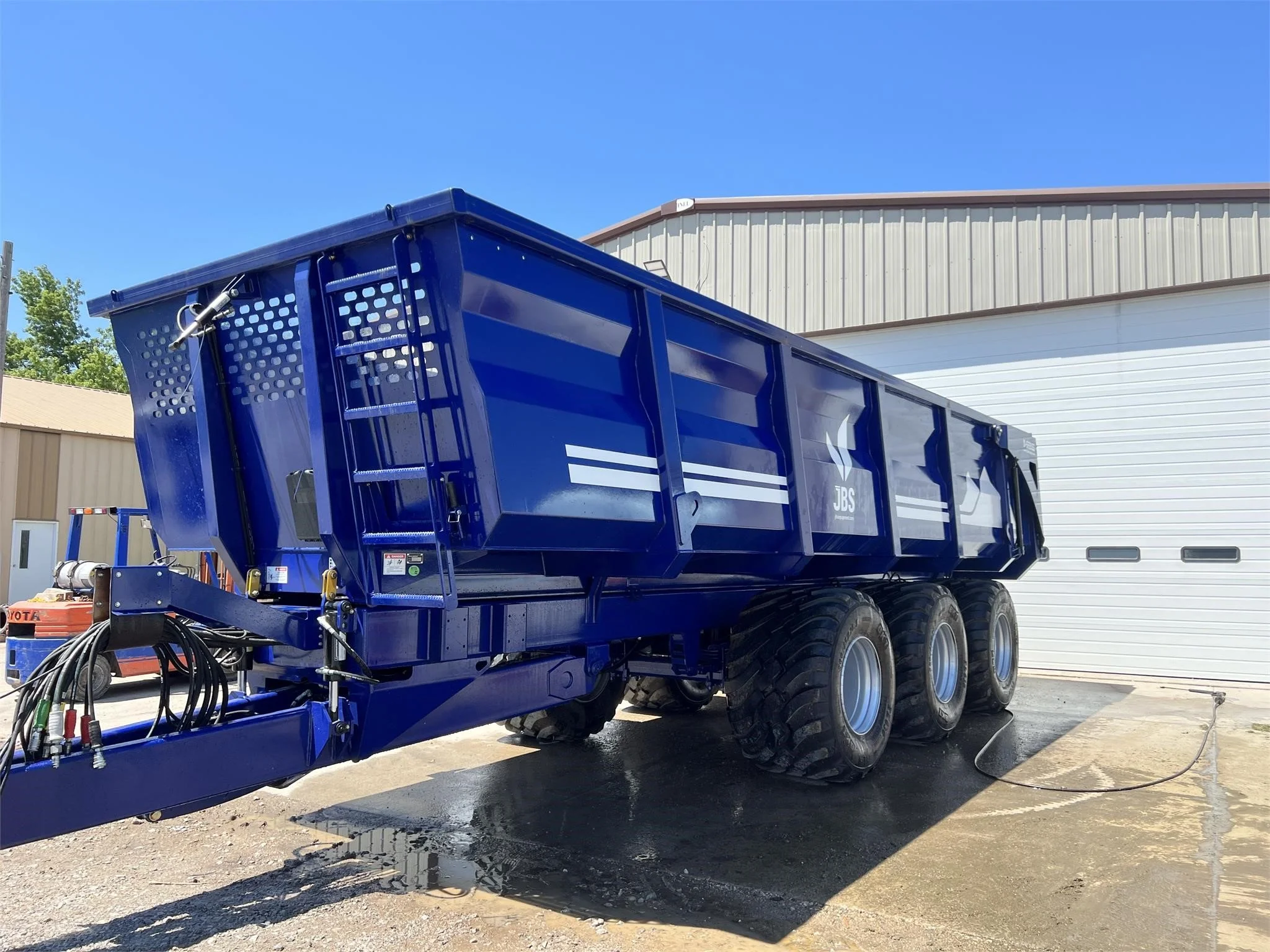 JBS SPREADERS — 3B IMPLEMENT