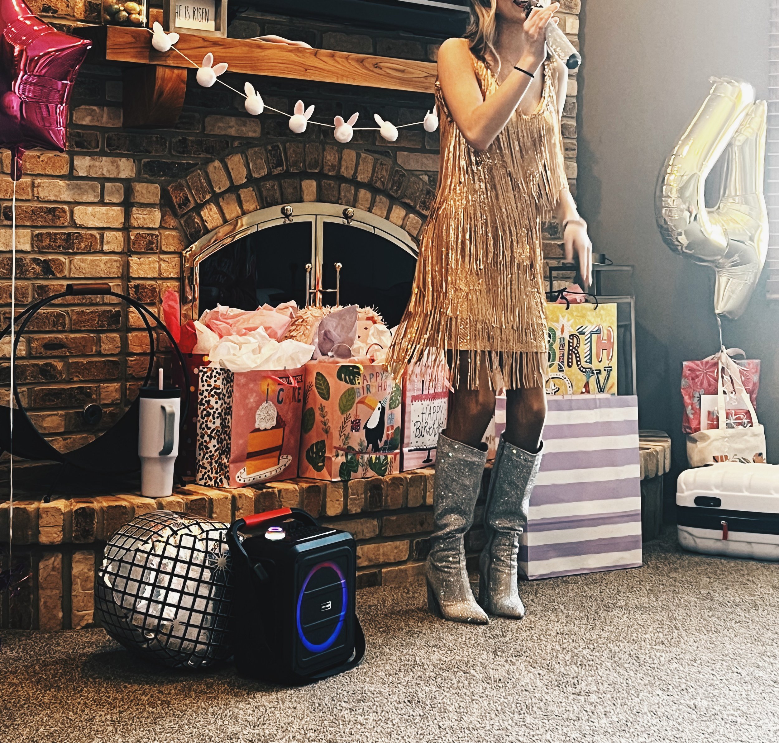 How to Throw an Unforgettable Taylor Swift-Themed Birthday Party ...