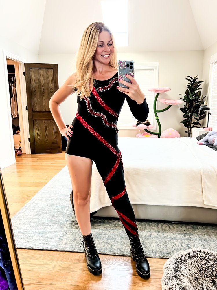 DIY Taylor Swift Reputation Eras Tour Snake Costume for Halloween ...