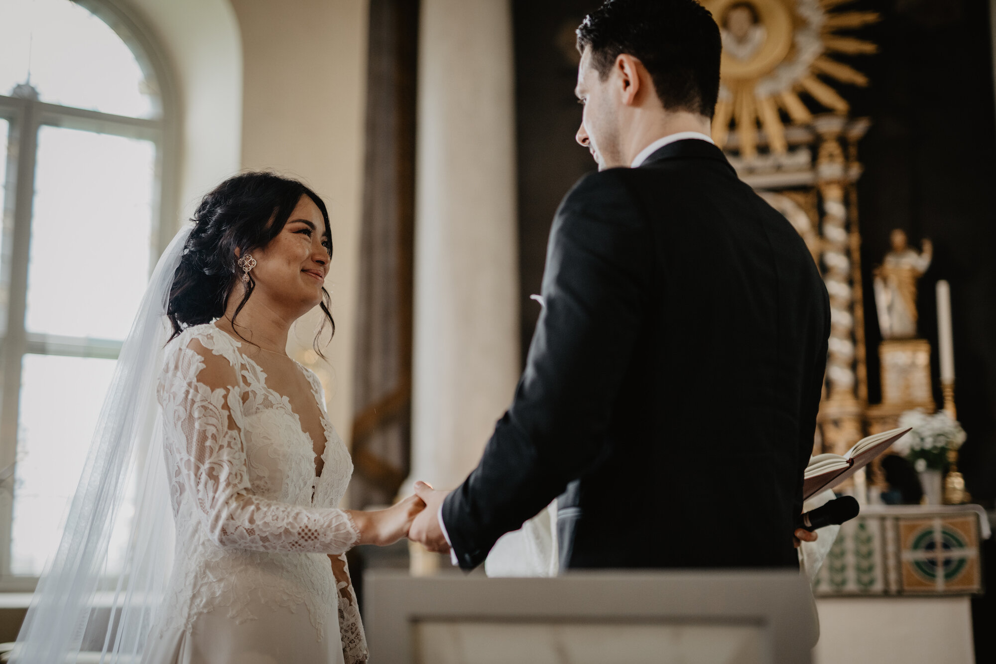 Naturnära Junibröllop Med Fest i Lada: Anna + Darko