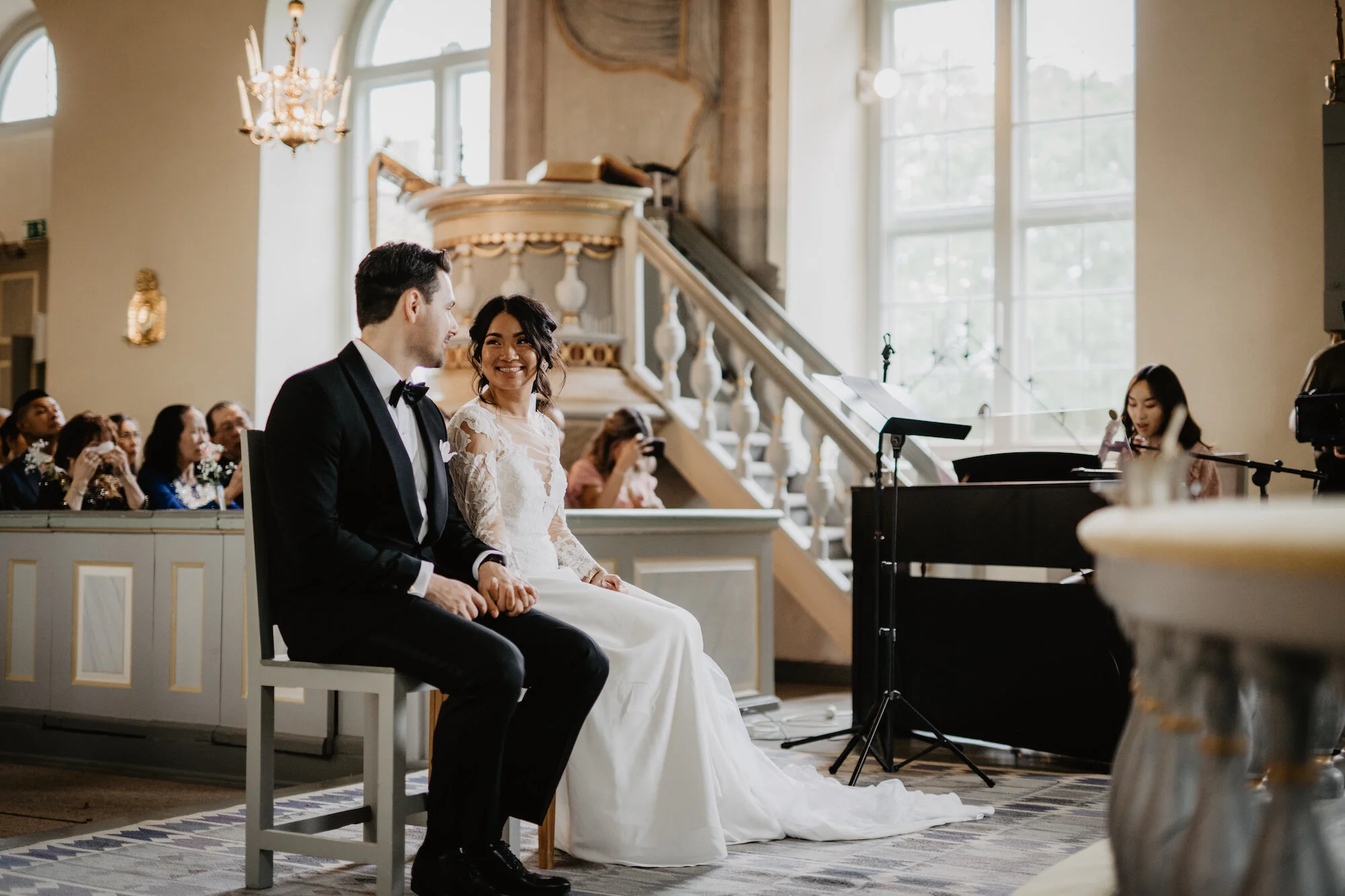 Naturnära Junibröllop Med Fest i Lada: Anna + Darko