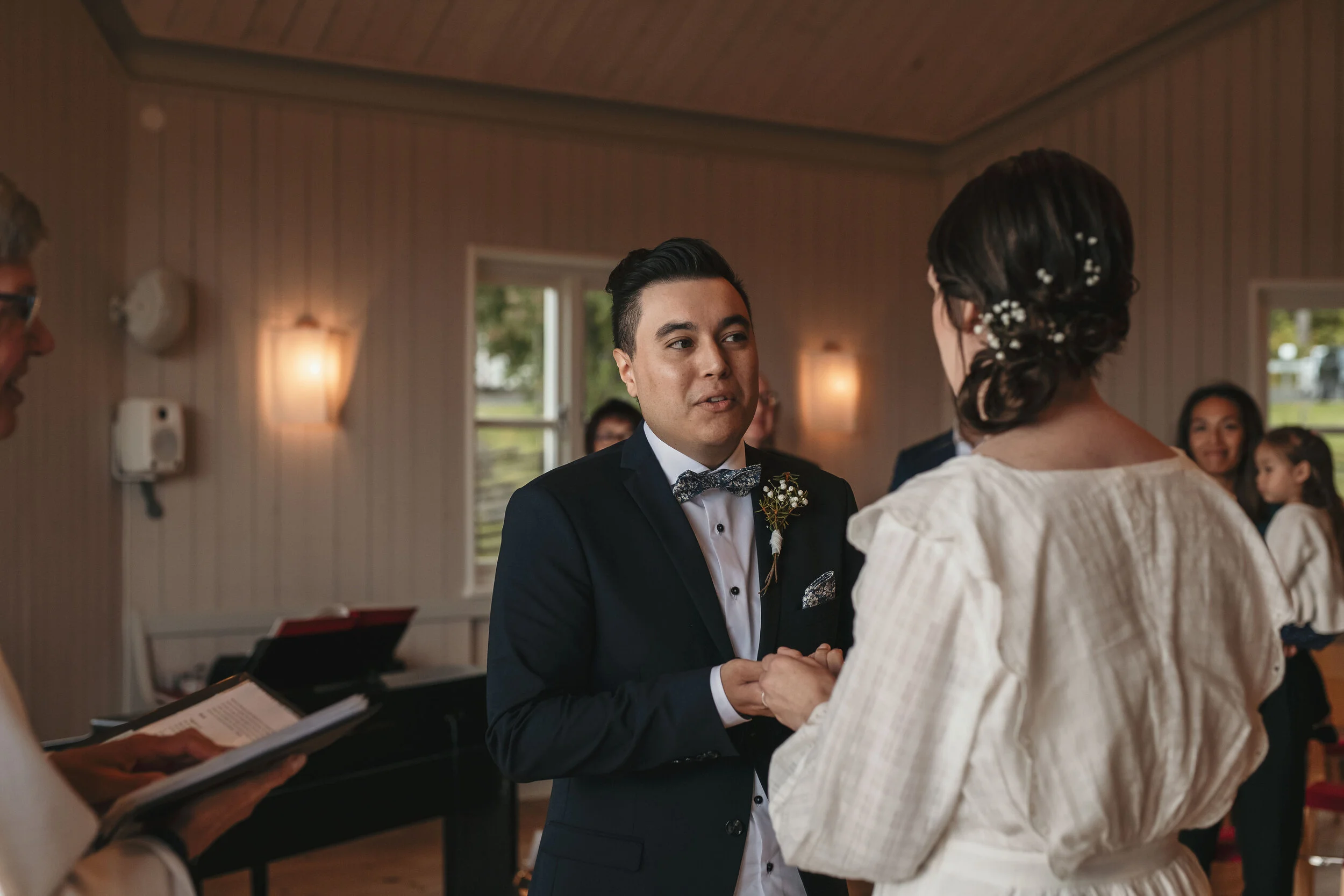 Intimt Septemberbröllop i Umeå: Maria + Jonas