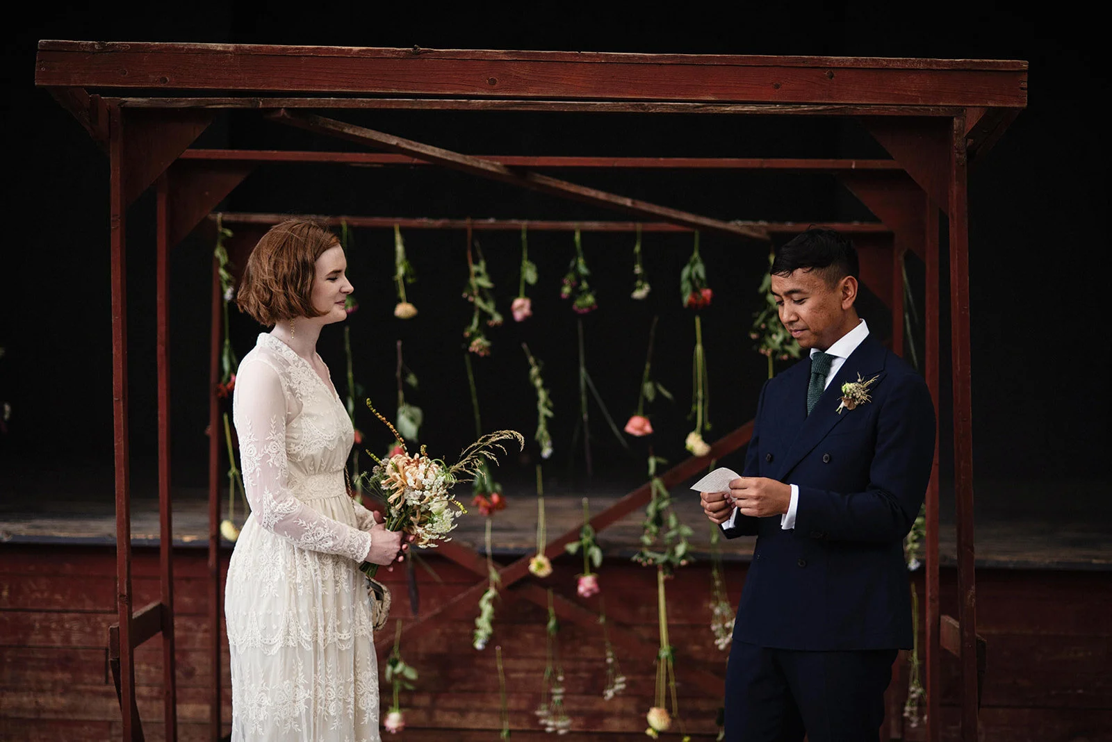 En kombination av trädgårdsbröllop och stadsbröllop: Malin + Alex