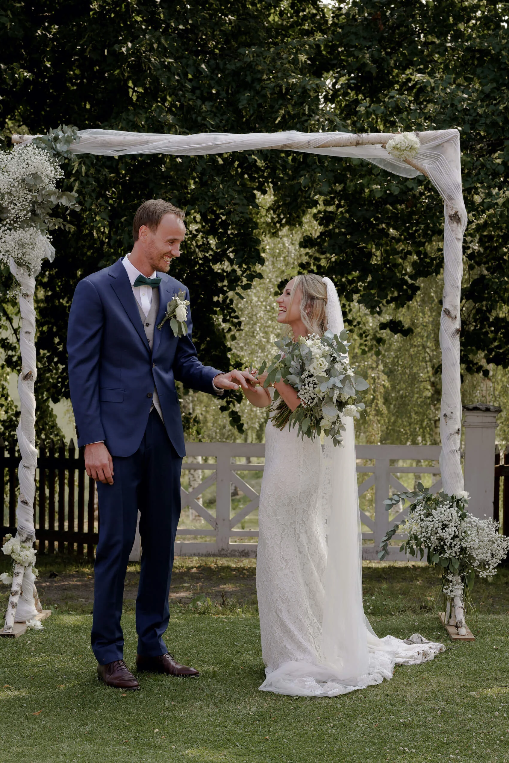 Lantligt Bröllop På En Hälsingegård: Maria + Carl