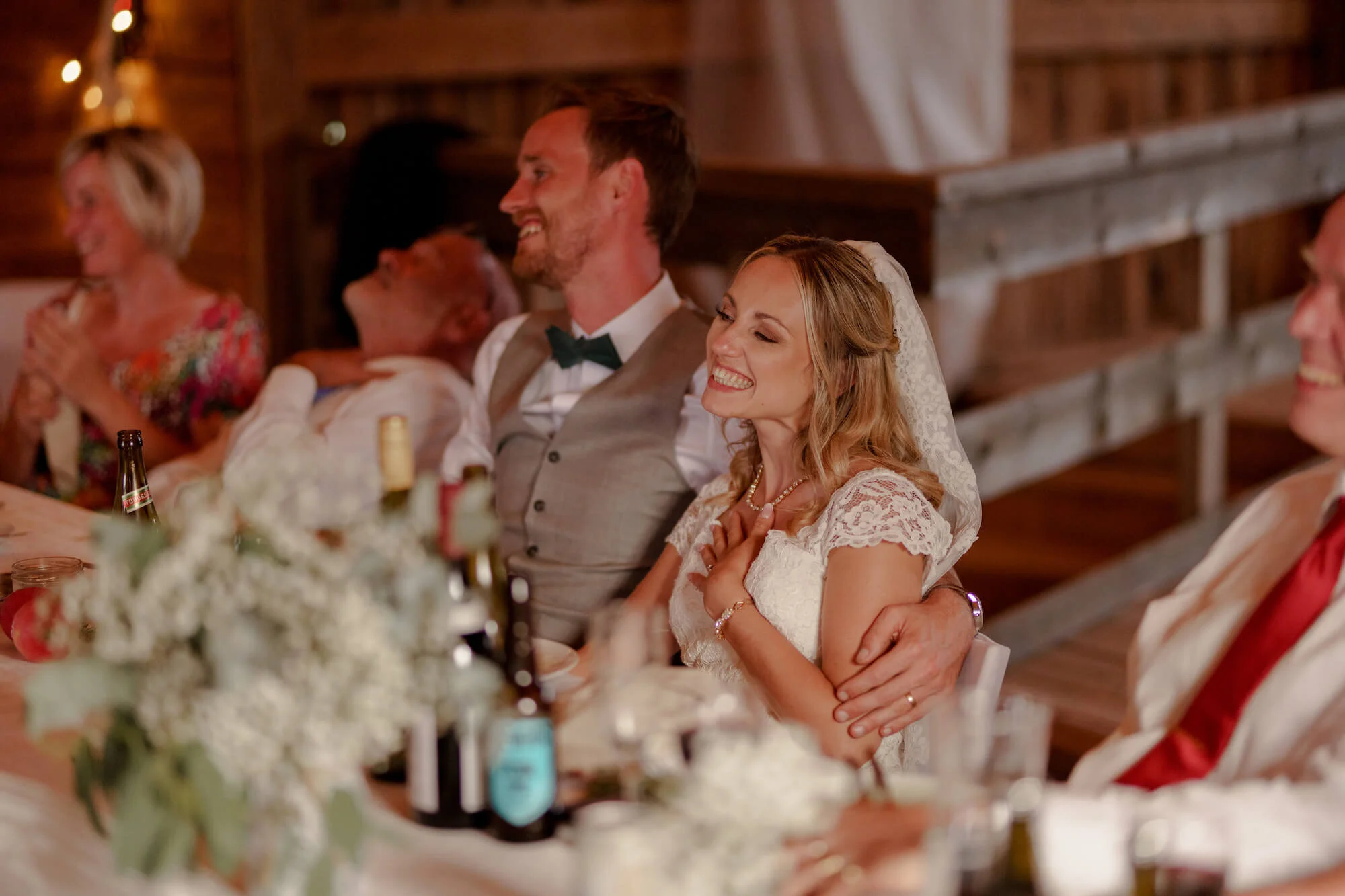 Lantligt Bröllop På En Hälsingegård: Maria + Carl