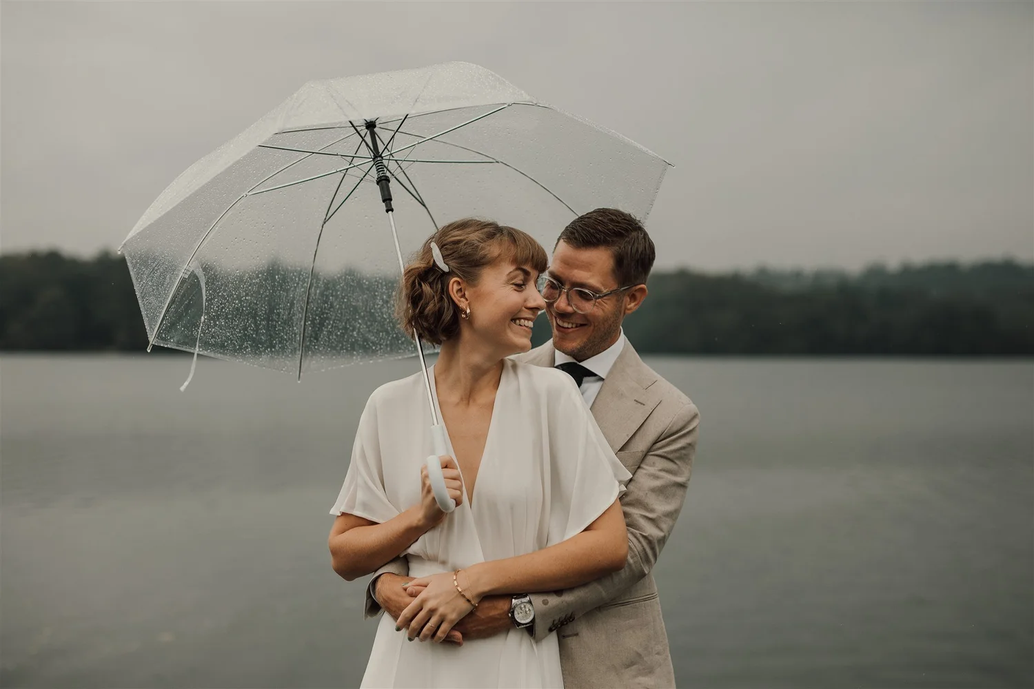Lantligt Septemberbröllop Med Vigsel Och Fest I Lada: Amanda och Martin