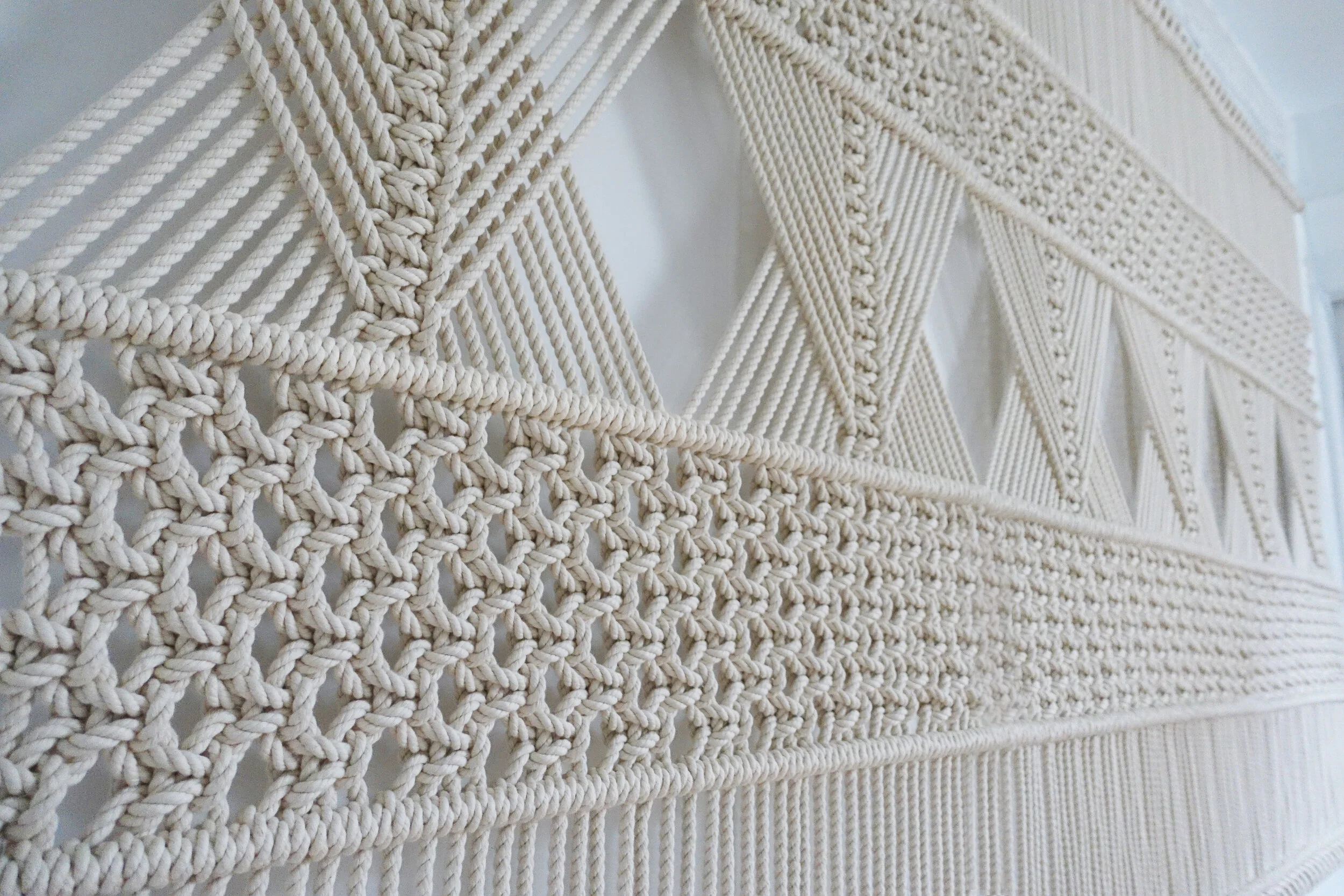LARGE SCREEN MACRAME — MACRO MACRAMÉ