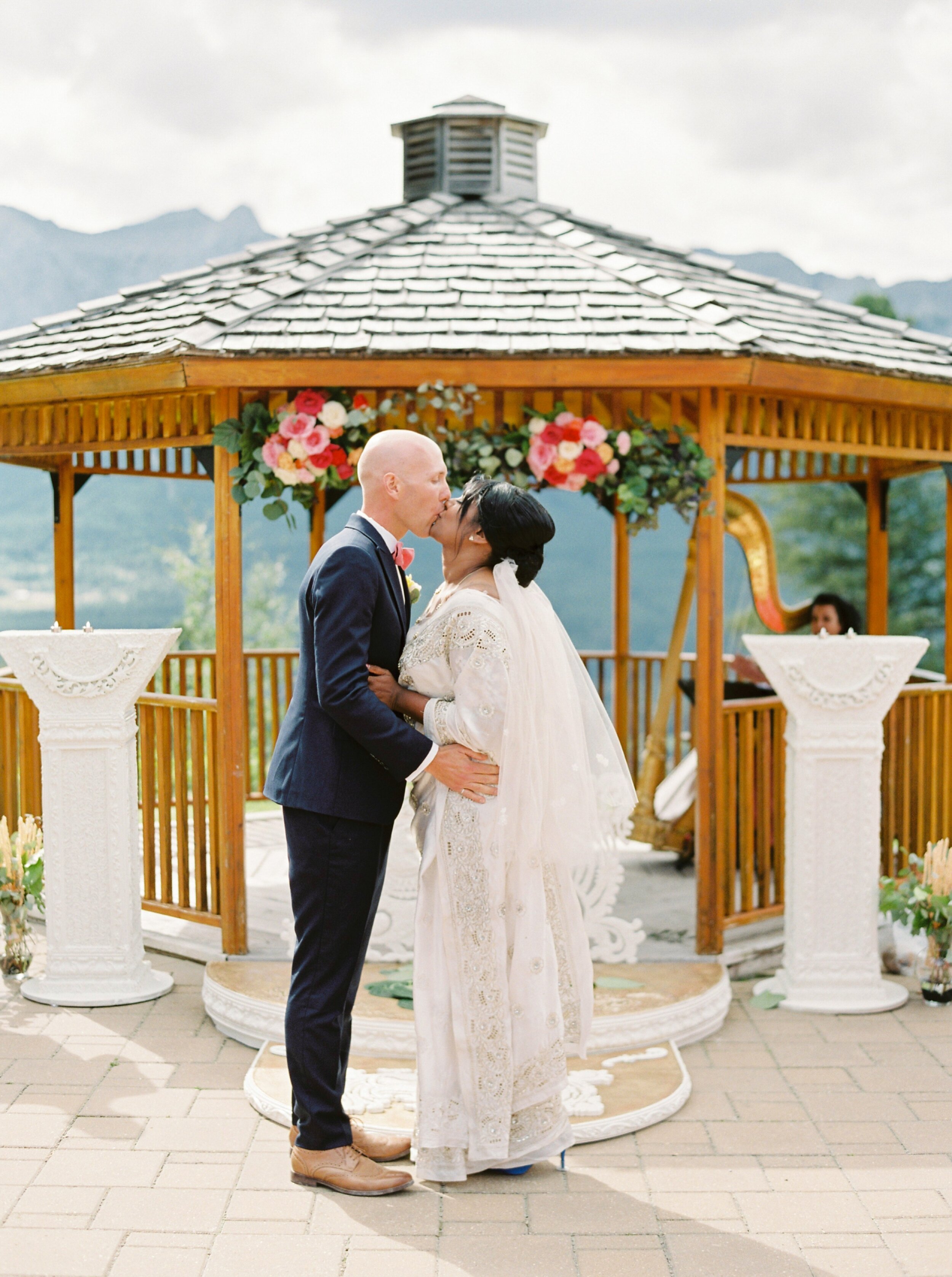 Silvertip Wedding — Calgary Wedding Photographers | Justine Milton ...
