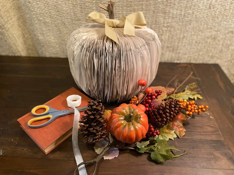 Fall Book Craft | Paperback Pumpkins! — Nighttime radio host, Delilah