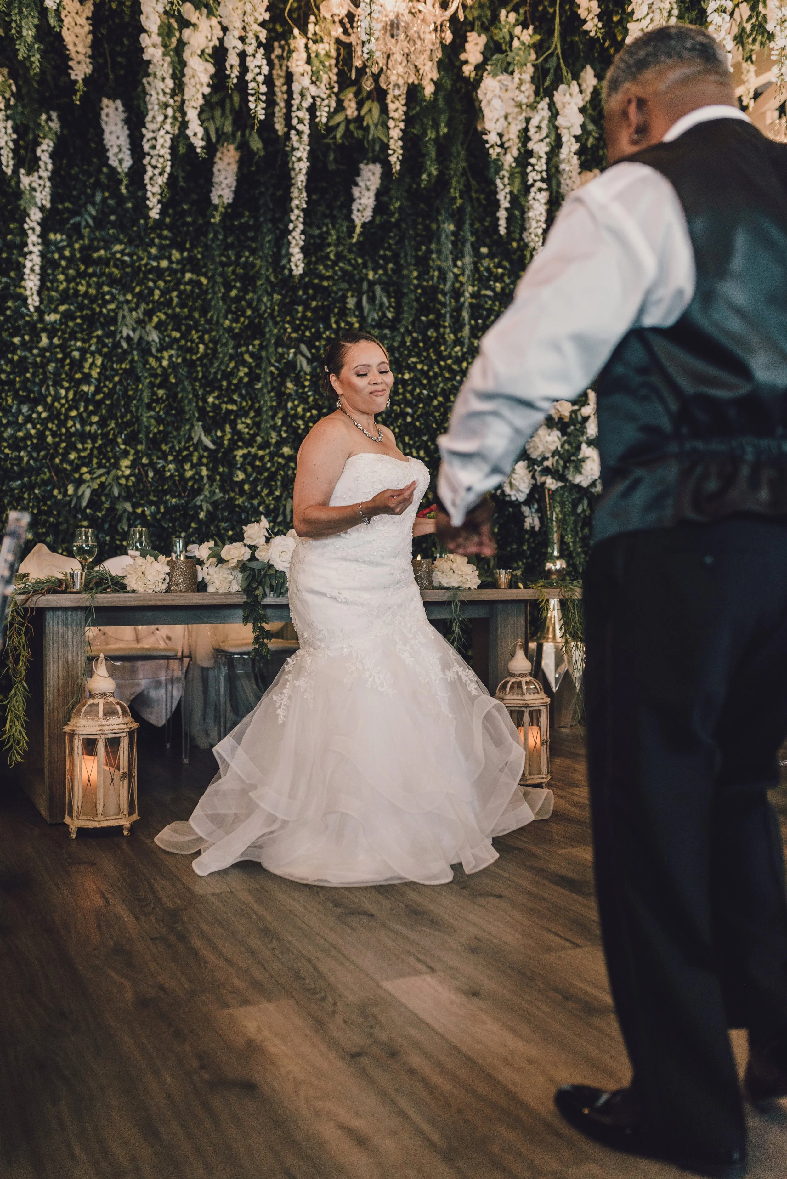 Modern Los Angeles Wedding at Albertson Chapel | Cozette and Jerome ...