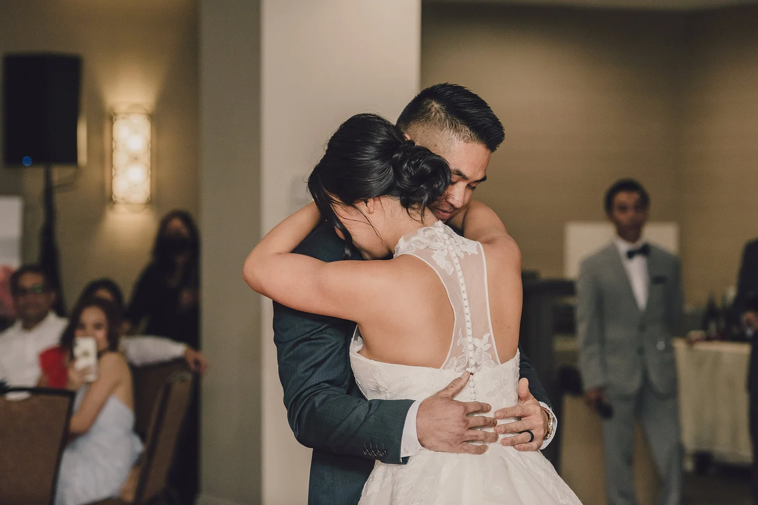 Modern Asian American Wedding at Doubletree By Hilton Hotel Los Angeles ...