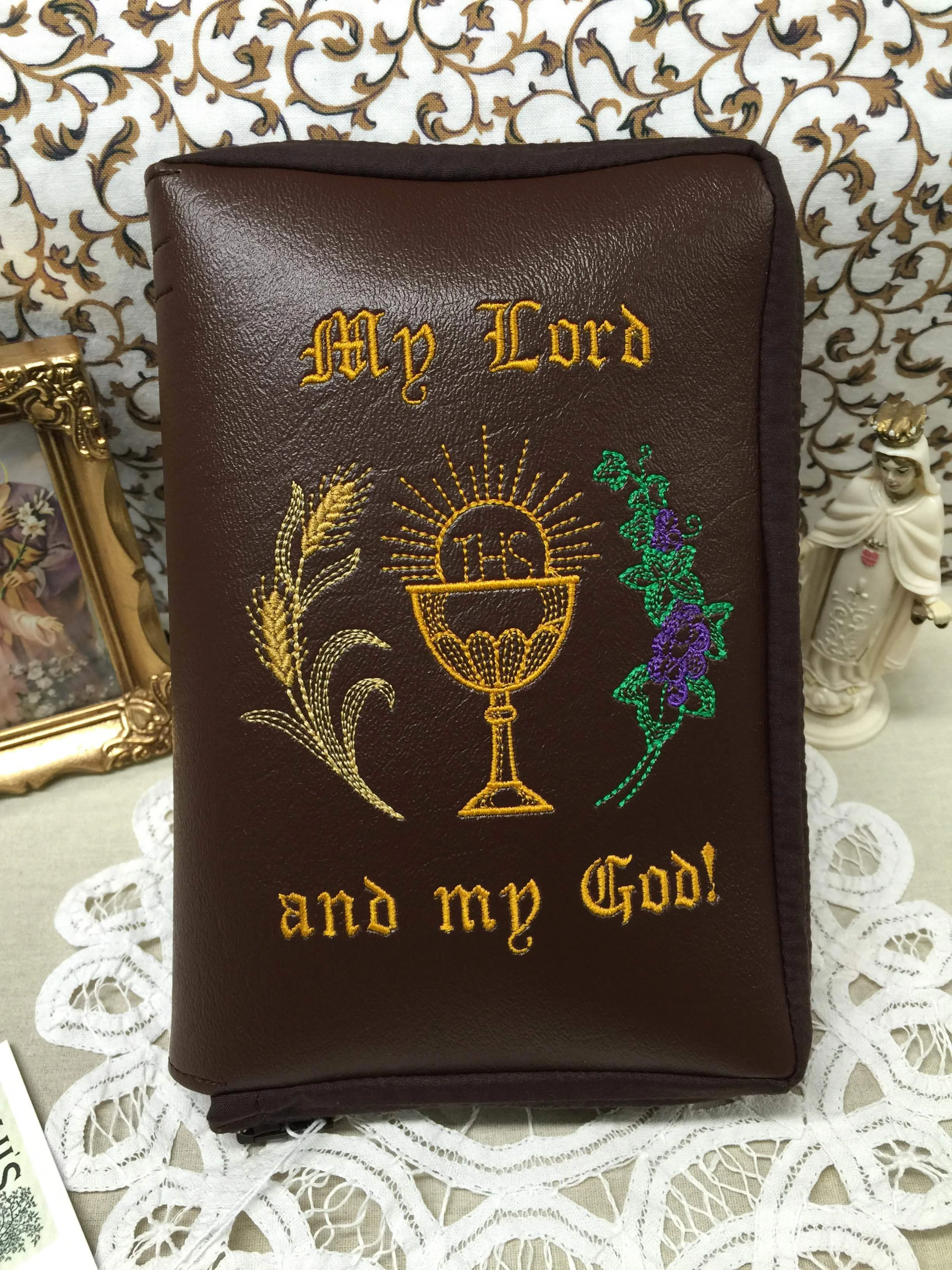 Agnus Dei Missal Cover — Custom Missal & Breviary Covers