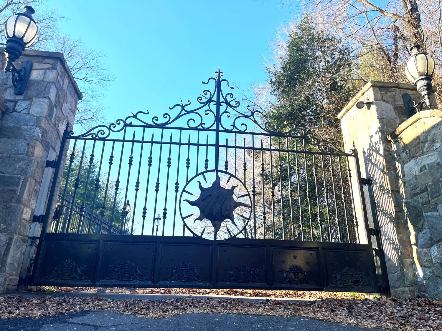 Custom Metal Art Gates — Garden, Driveway, Ranch, Security Gates ...