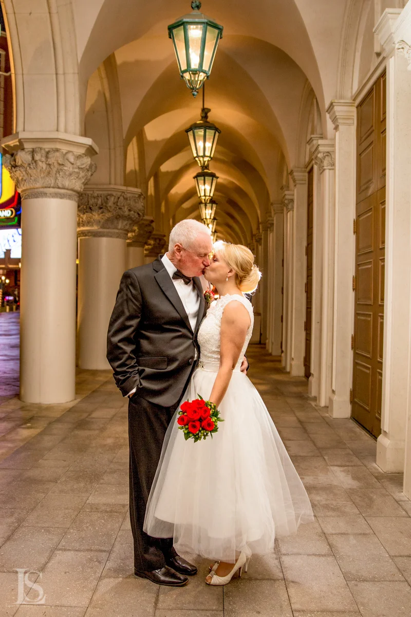 Caroline & Peter's wedding on Las Vegas Strip — Strawhorn Photography