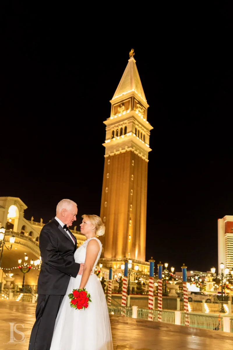 Caroline & Peter's wedding on Las Vegas Strip — Strawhorn Photography