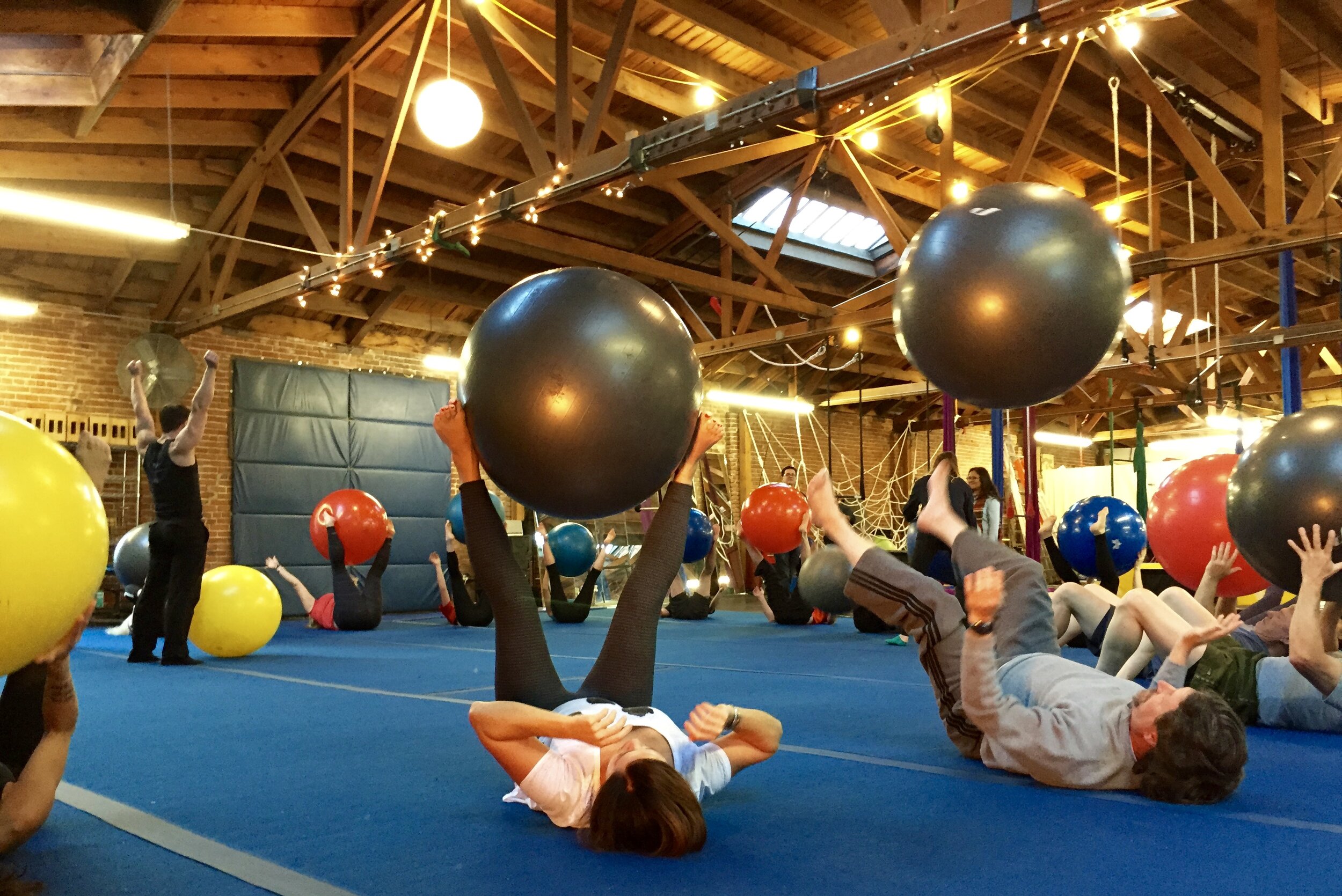 Team-Building — Cirque School