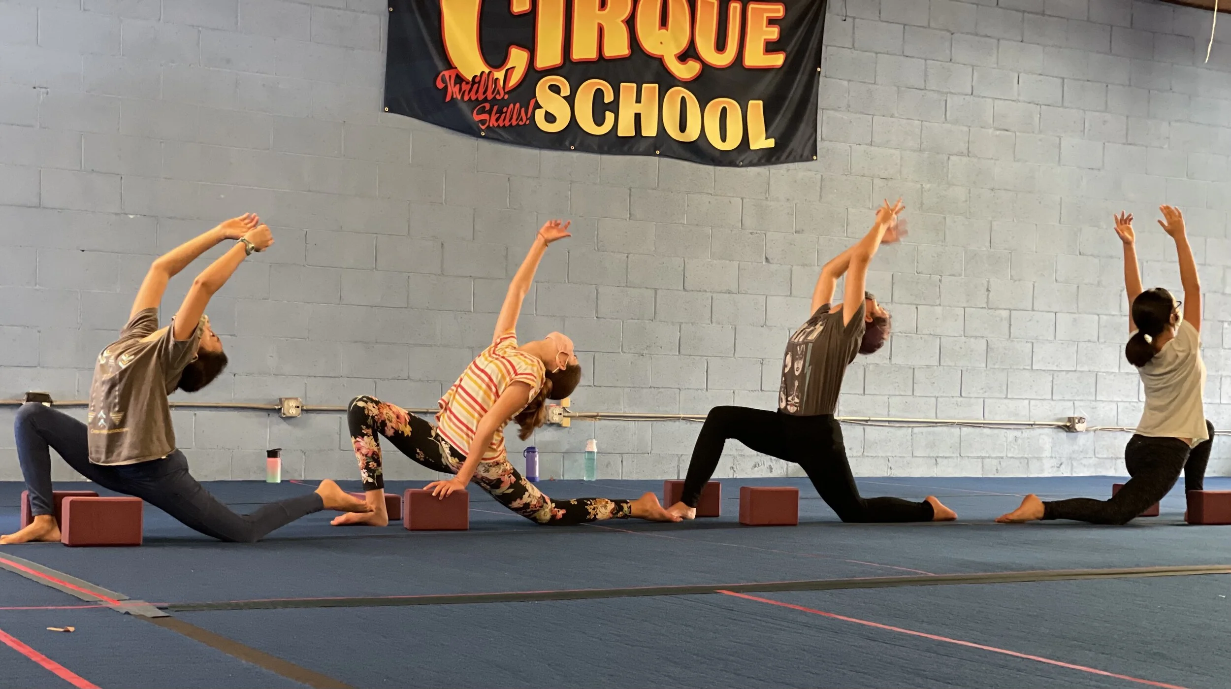 Cirque Kids — Cirque School