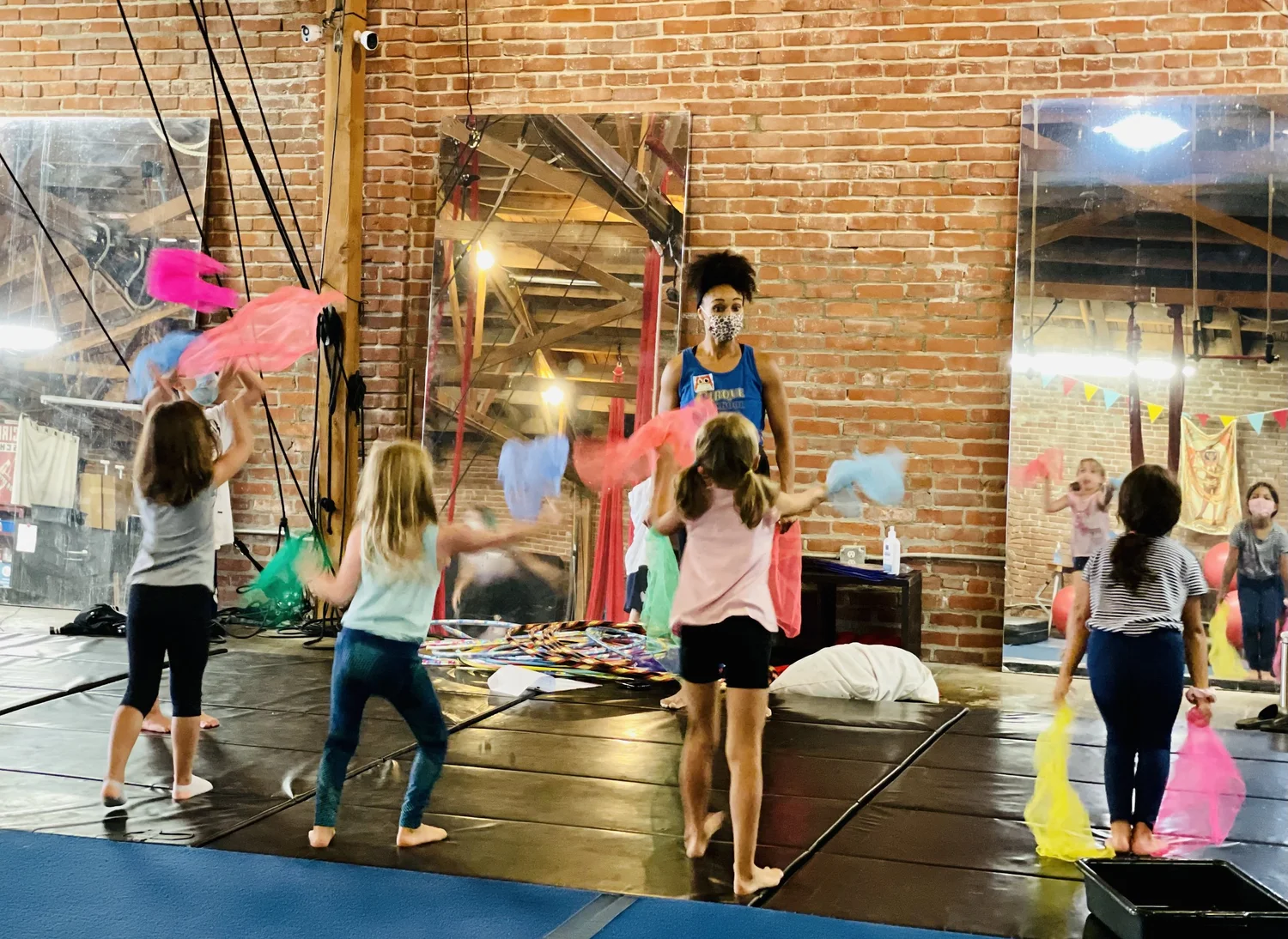 Cirque Kids — Cirque School