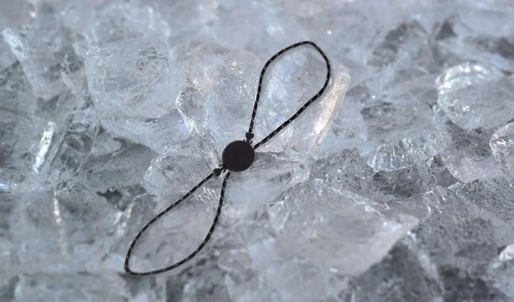 Strings & seals — Signs & Marks