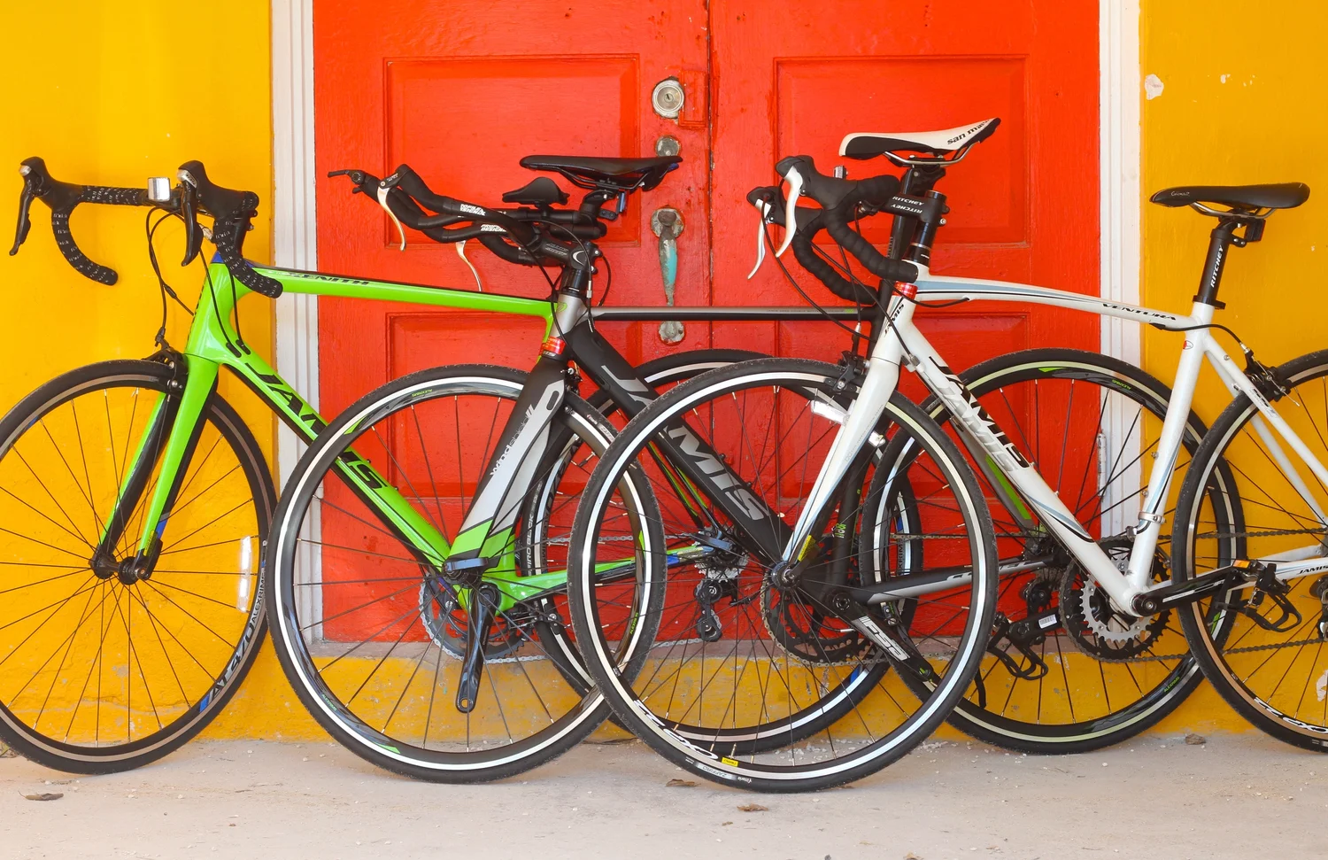 Road — Cycles BAHAMAS