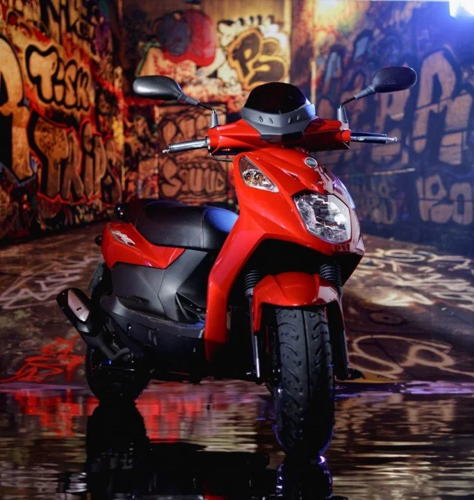 Scooters — Cycles BAHAMAS