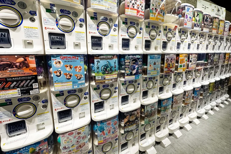 A Complete Guide to the World’s Largest Gashapon Store in Japan ...